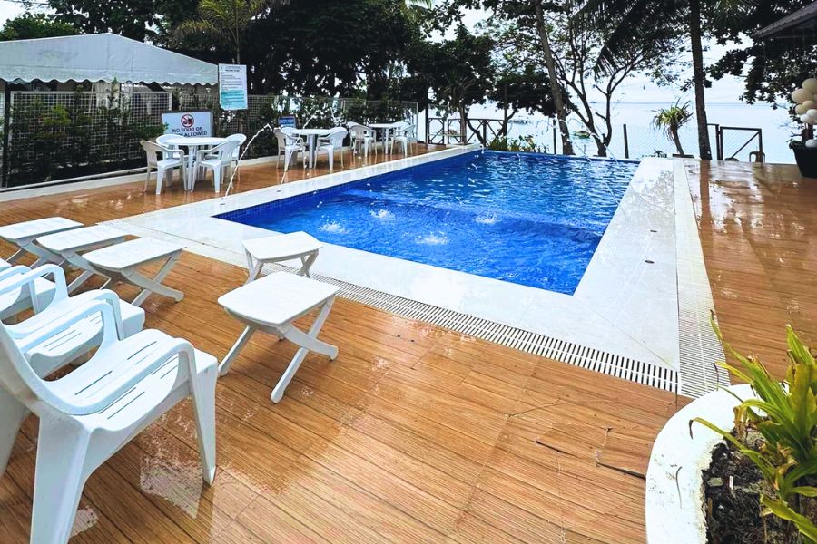 L.A. Family Beach Resort: Review, Rates, Photos, and Map | SamalGuide.com